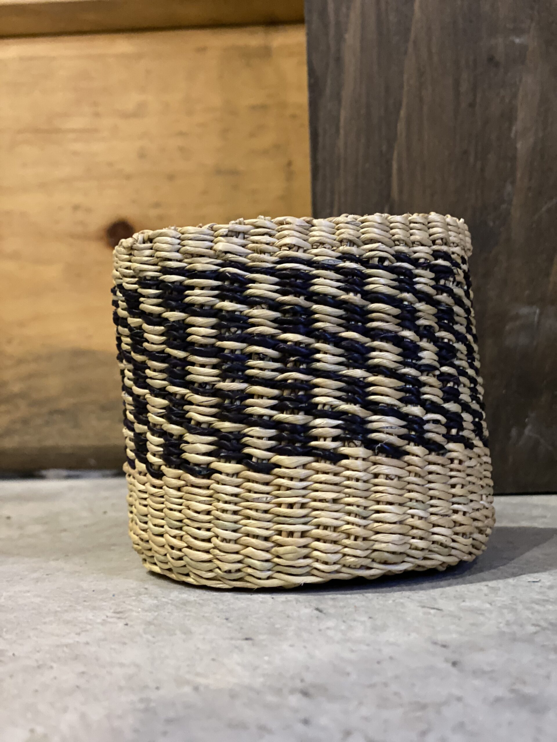 Big Blue Moma - Cup Basket - Makers Lodge